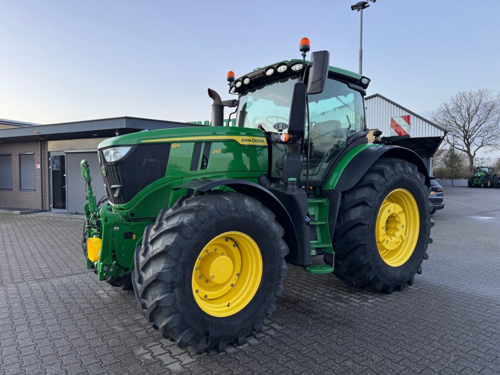 John Deere 6R250 AP 50KM COMMAND-PRO 2023 1725 UUR!!! - VEMO tractoren