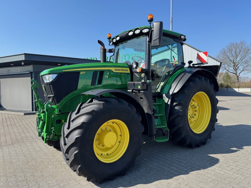 John Deere 6R215 AP 50KM COMMAND-PRO 2023 1590 UUR!!! - VEMO tractoren